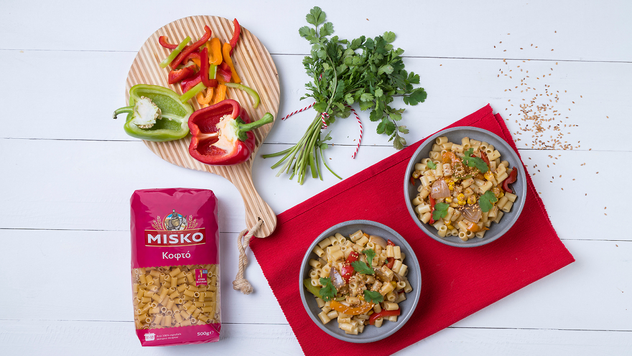 Tubetti pasta with peppers, corn and soy sauce - MISKO